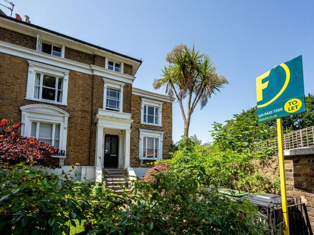 1 Bedroom Flat for Rent in Wickham Road | Foxtons