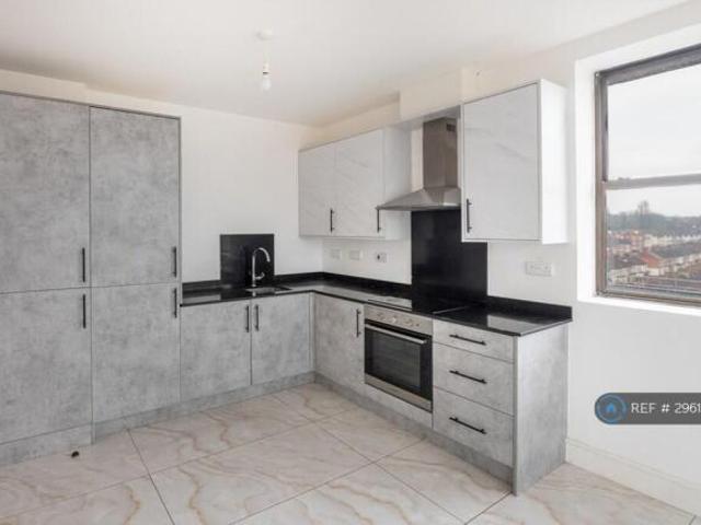 1 bedroom flat for rent in Wiltshire Court, Swindon, SN1
