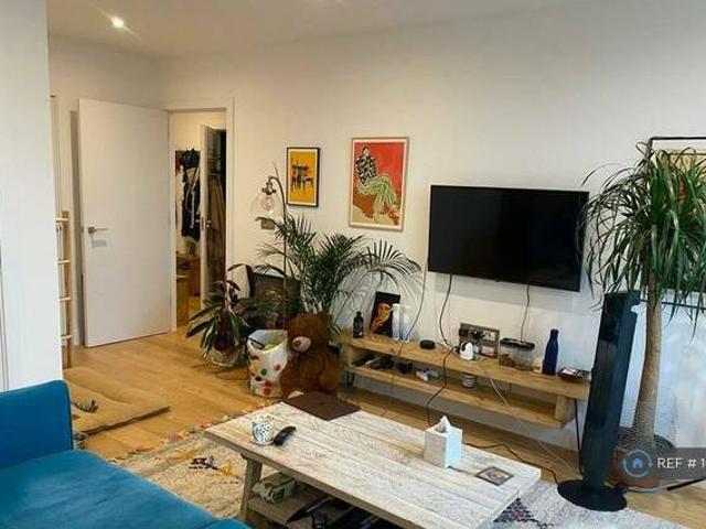 1 bedroom flat for rent in Wild Flower Gardens London E3