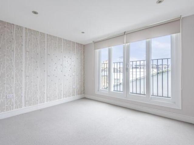 1 bedroom flat for rent in Willcott Road, Acton, London, W3
