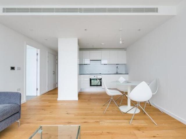 1 bedroom flat for rent in Wood Lane, White City, London, W12