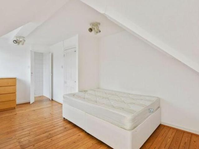 1 bedroom flat for rent in Woodchurch Road, London, NW6