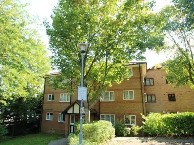 1 bedroom flat for rent in Woodland Grove Epping CM16