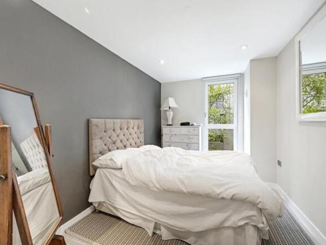 1 bedroom flat for rent in Woods House, Grosvenor Waterside, SW1W