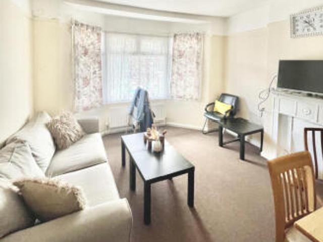 1 bedroom flat for rent in Woodside Road, N22