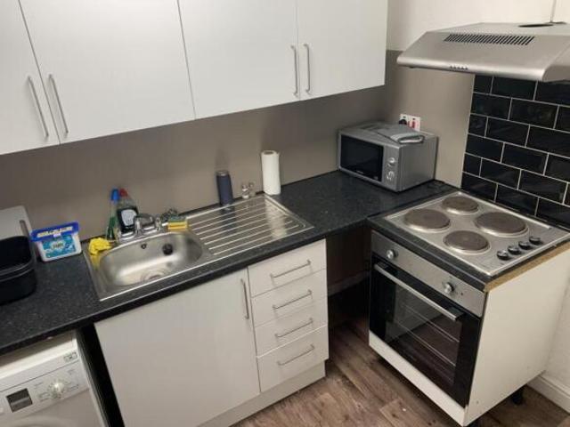 1 bedroom flat for rent in Woodsley Road LS2 9LZ, LS2