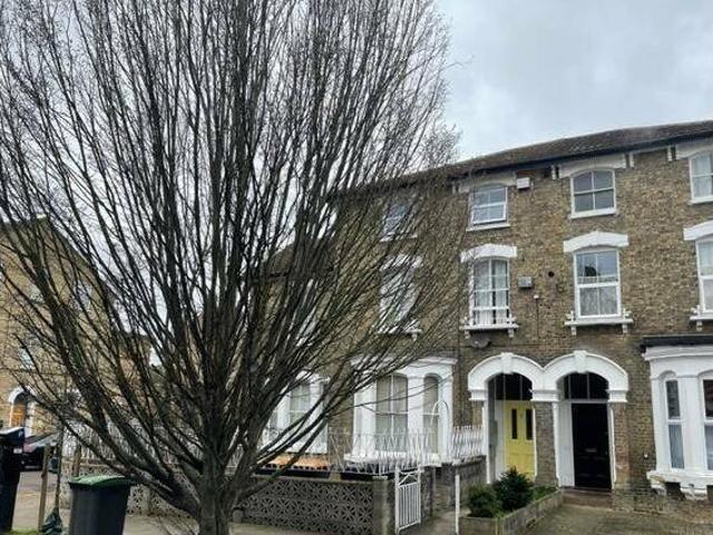 1 bedroom flat for rent in Woburn Road MK40