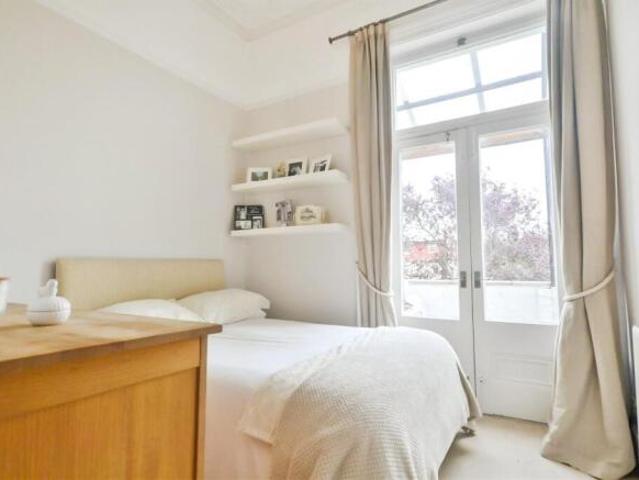 1 bedroom flat for rent in Worple Road, Wimbledon, SW20