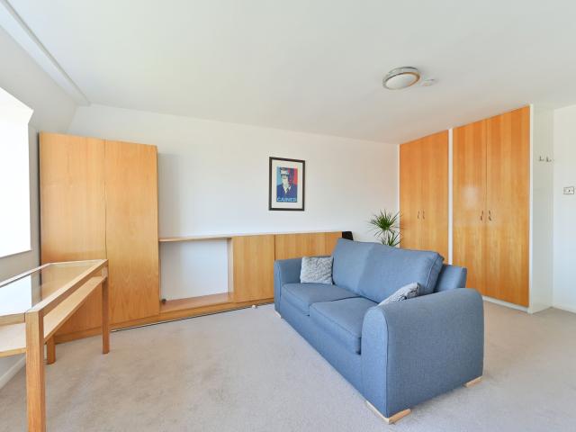 1 Bedroom Flat for Rent in Worple Road | Foxtons