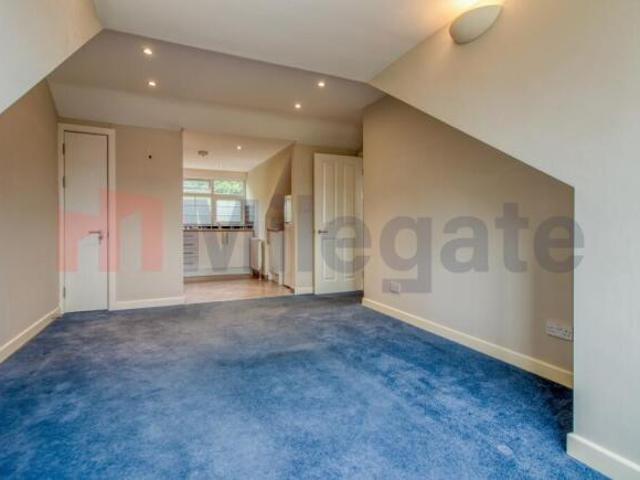 1 bedroom flat for rent in Wynash Gardens, Carshalton, SM5