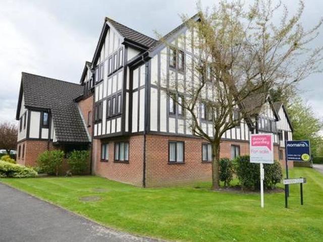 1 bedroom flat for rent in Wyvern Close Bracknell RG12