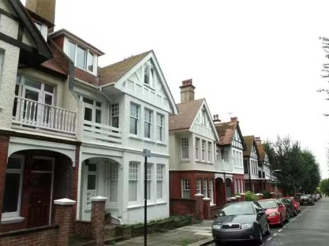1 bedroom flat for rent in York Avenue, Hove, BN3