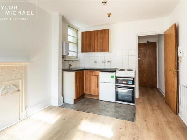 1 bedroom flat for rent in York Avenue, Hove, BN3