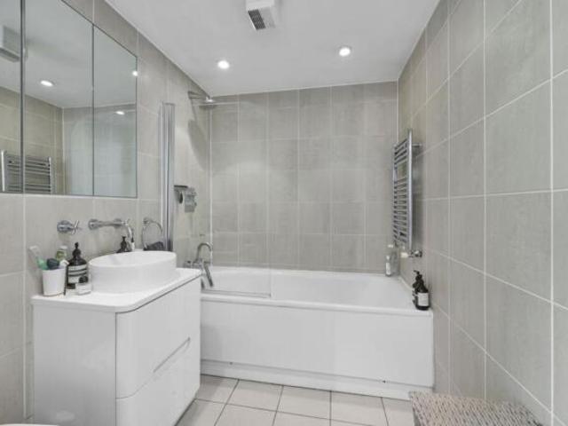 1 bedroom flat for rent in York Road, London, SW11