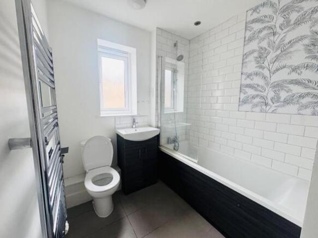 1 bedroom flat for rent in York Street, Luton, Bedfordshire, LU2