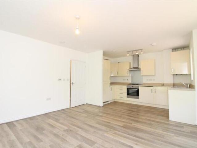 1 bedroom flat for rent in A Room in a Shared Flat on Tiltman Lane, Bletchley, Milton Keynes, MK3 6FJ, MK3