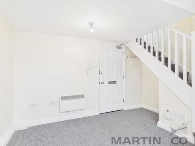 1 bedroom flat for rent in Acorn Lodge, Lye Lane, AL2