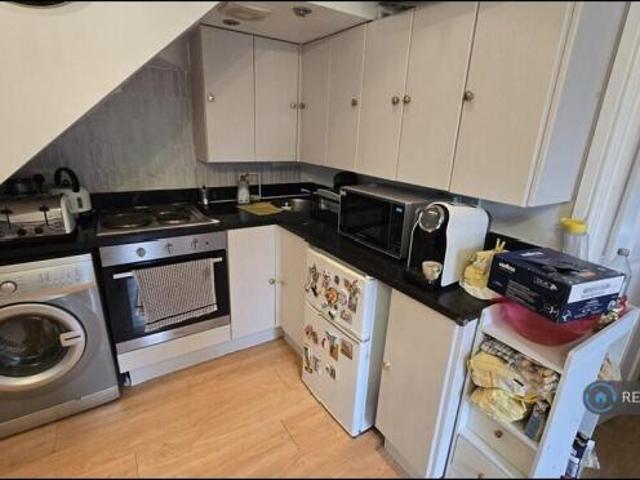 1 bedroom flat for rent in Acton Lane Chiswick, London, W4