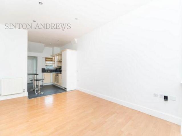 1 bedroom flat for rent in Acton Lane, Chiswick, W4