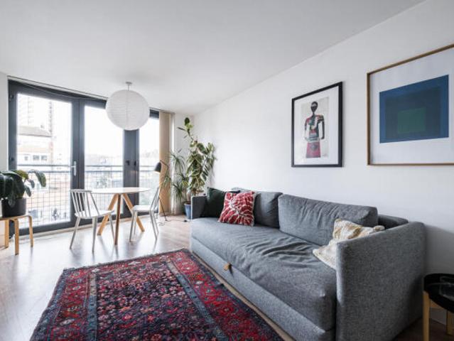 1 bedroom flat for rent in Actons Lock, Hackney, E2