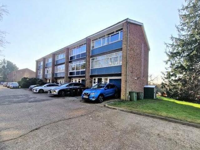 1 bedroom flat for rent in Abbots Park St Albans Hertfordshire AL1