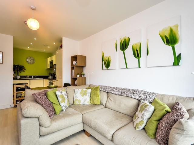 1 Bedroom Flat for Rent in Agnes George Walk | Foxtons