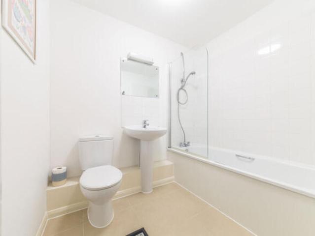 1 bedroom flat for rent in Admiral House, Vauxhall, London, SW8