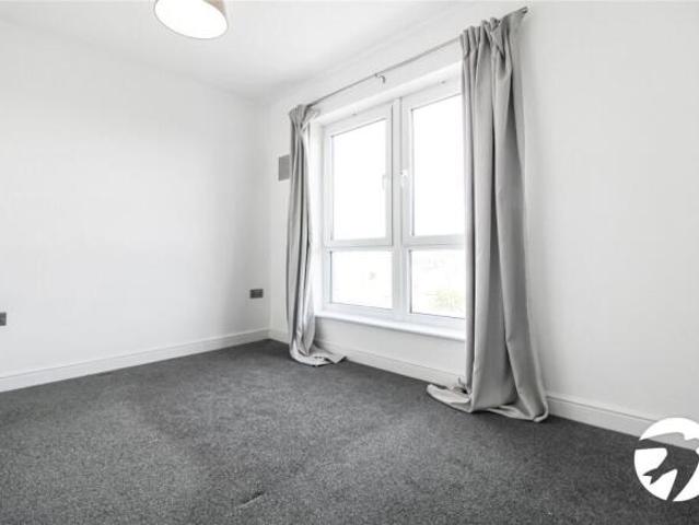 1 bedroom flat for rent in Admirals Way, Gravesend, DA12