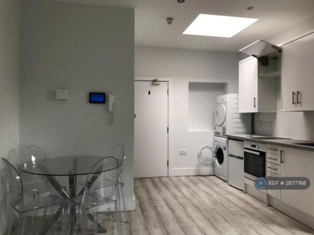1 bedroom flat for rent in Adolphus Road, London, N4