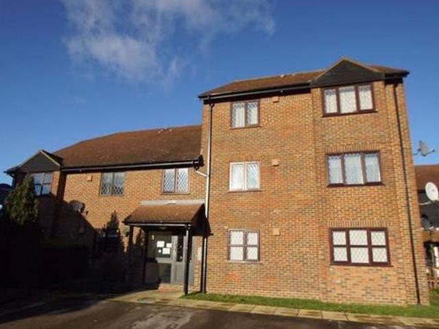 1 bedroom flat for rent in Adam Close SL1