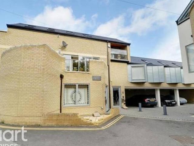 1 bedroom flat for rent in Albert Mews Green Road Cambridge CB4