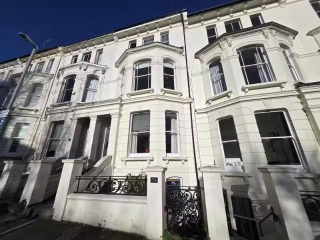 1 bedroom flat for rent in Albert Road BN1 3RL, BN1