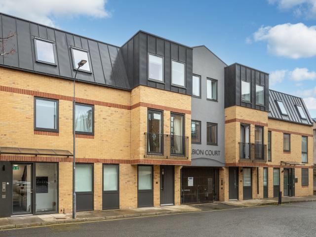 1 Bedroom Flat for Rent in Albion Court | Foxtons