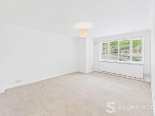 1 bedroom flat for rent in Albion Road, Normanhurst Court, SM2