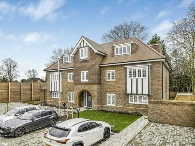 1 bedroom flat for rent in Albright Gardens WaltononThames KT12
