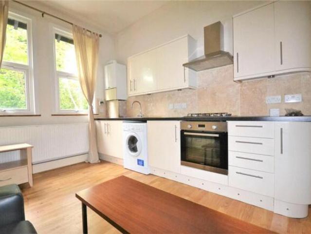 1 bedroom flat for rent in Aldrington Gardens, London, SW16 1TH, SW16