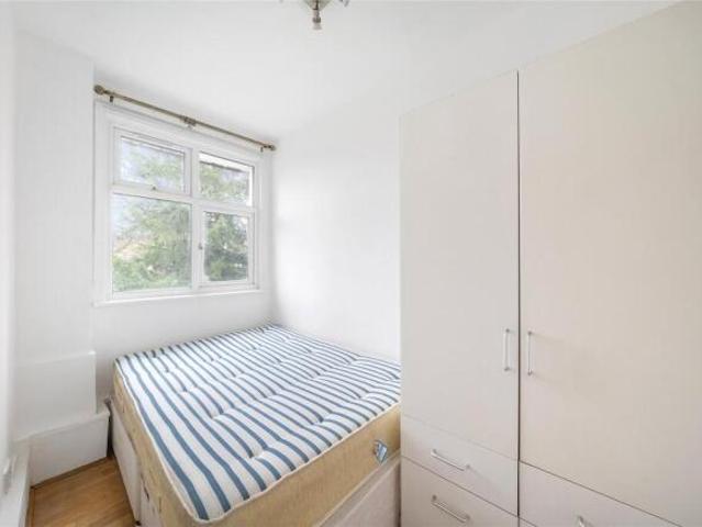 1 bedroom flat for rent in Aldrington Road, London, SW16