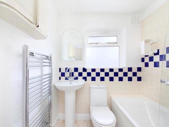1 bedroom flat for rent in Aliwal Road, Battersea, SW11
