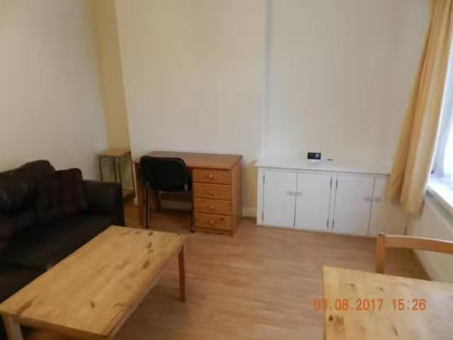 1 bedroom flat for rent in Allensbank Road, Heath, CF14