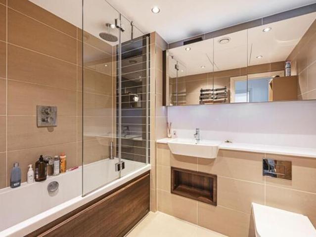 1 bedroom flat for rent in Altitude Point, E1, Tower Hamlets, London, E1