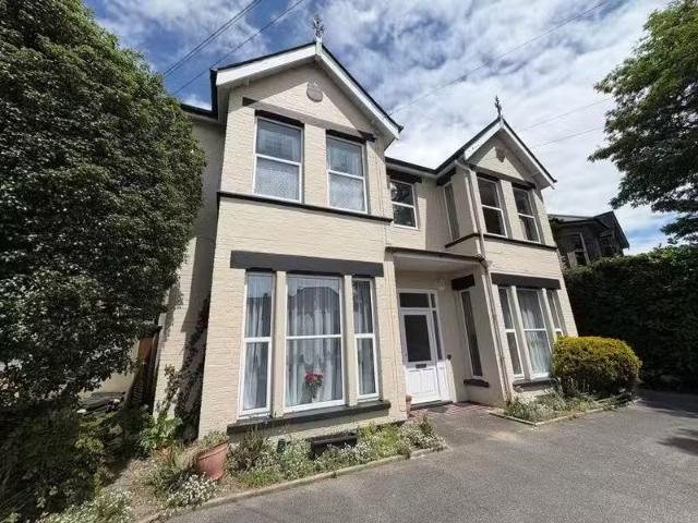 1 bedroom flat for rent in Alum Chine Road, Alum Chine, BH4