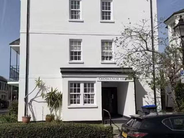 1 bedroom flat for rent in Ambrose Place, Worthing, West Susin.