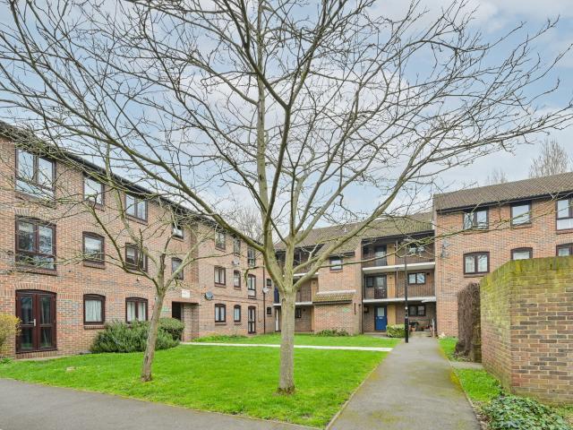 1 Bedroom Flat for Rent in Anstice Close | Foxtons