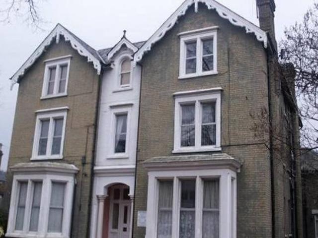 1 bedroom flat for rent in Ashburnham Road MK40 1EA MK40