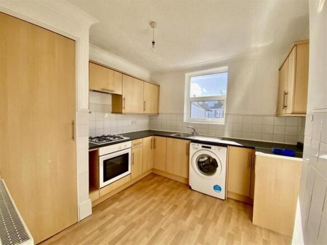 1 bedroom flat for rent in Ashdown Road, Worthing, BN11
