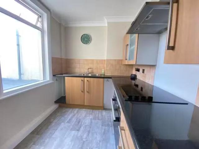 1 bedroom flat for rent in Ashford Road, Eastbourne, East Susi.