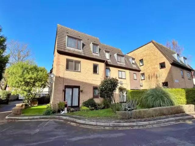 1 bedroom flat for rent in Ashley Cross, BH14
