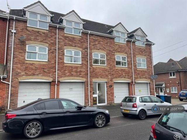 1 bedroom flat for rent in Ashley Road, Poole, BH14