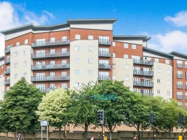 1 bedroom flat for rent in Aspects Court Slough SL1