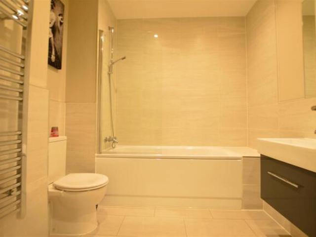 1 bedroom flat for rent in Astoria Heights, Farnham Road, Slough, SL1